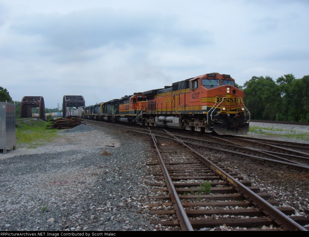 BNSF 4317, 6798 & 7028 & CSX 8873, 8027 & 8116